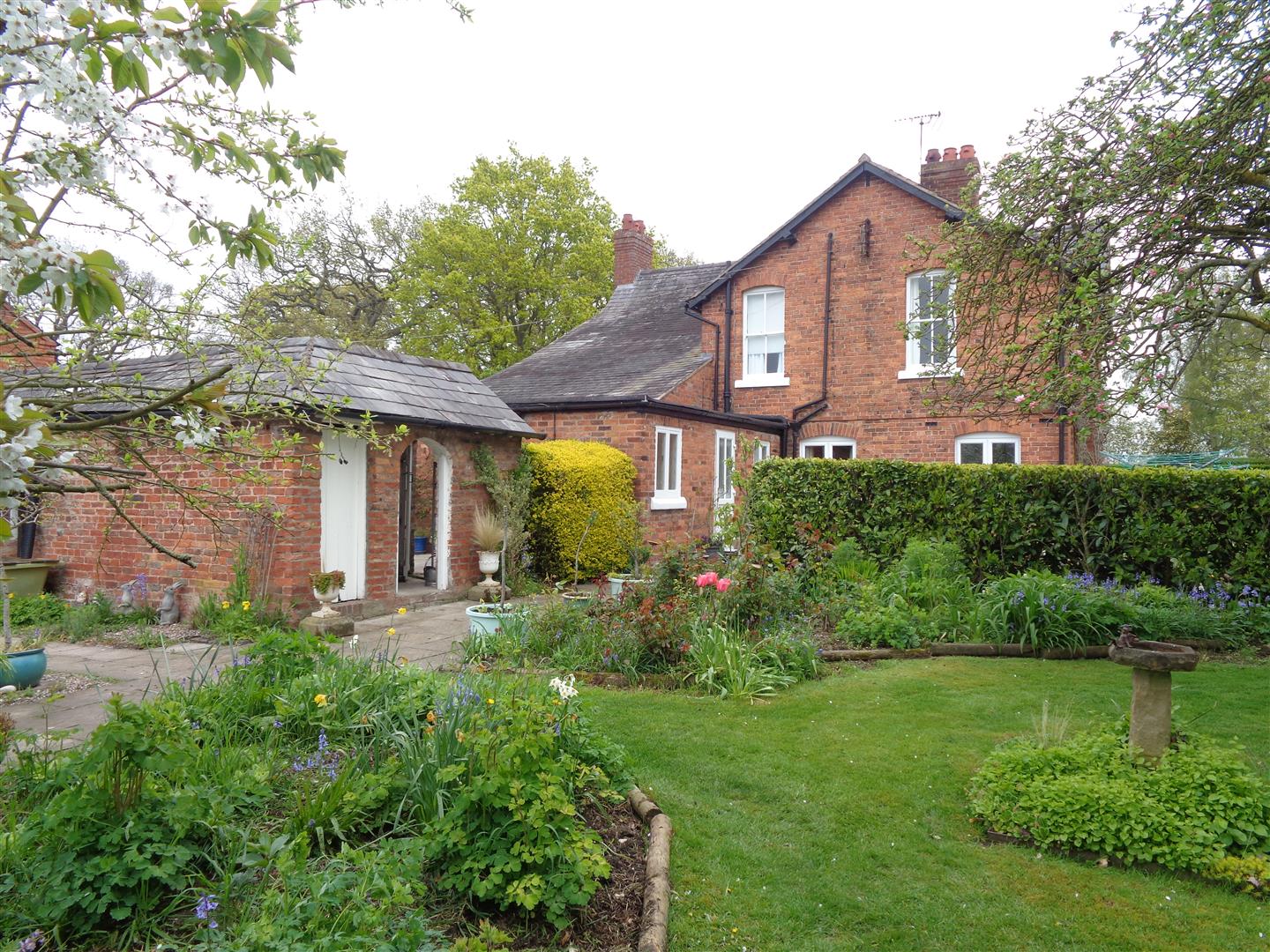 Crabtree Farm, Crabtree Lane, Malpas, SY14 7BG | Estate Agents ...